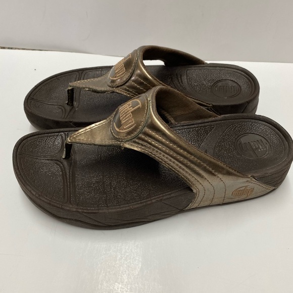 Fitflop | Shoes | Fitflop Womens Walkstar Bronze Metallic Leather Flip ...